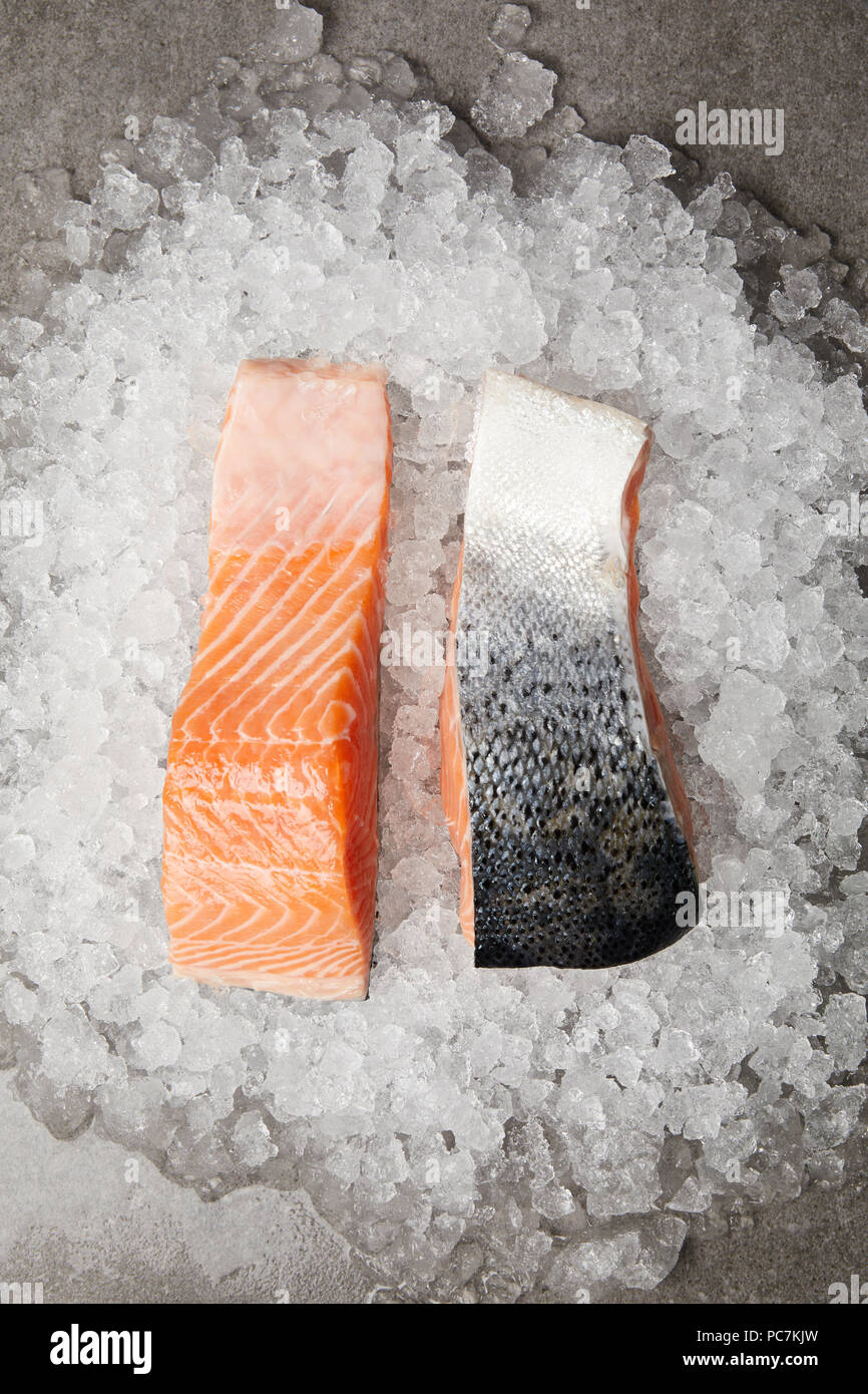 top view of sliced red fish fillet on crushed ice Stock Photo - Alamy