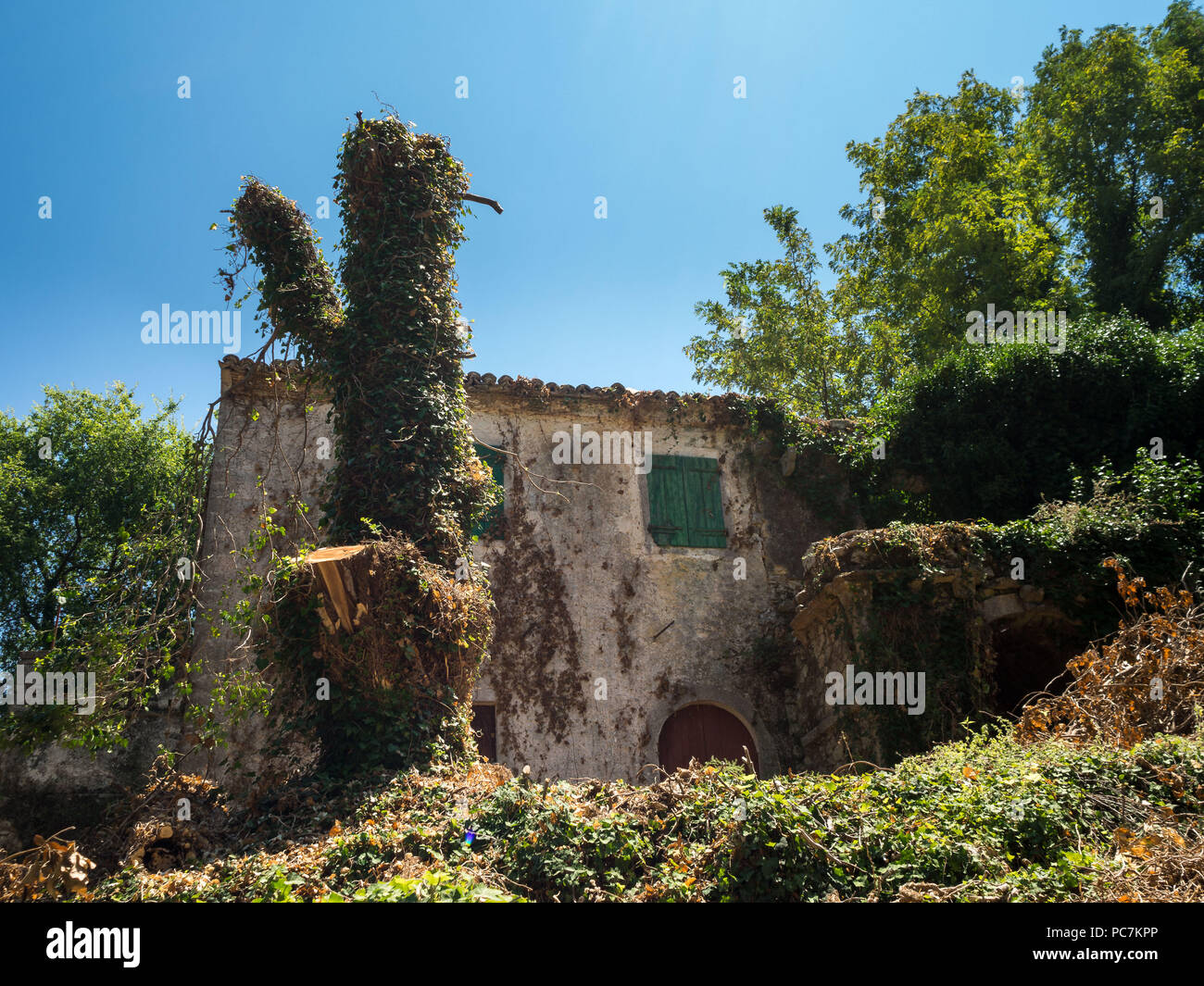 Old house in Perithia, Greece Stock Photo - Alamy