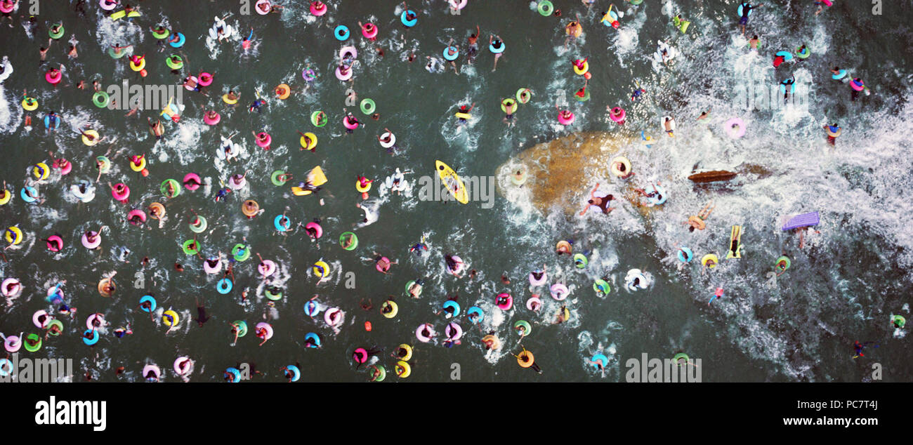 THE MEG, 2018. /© Warner Bros. /Courtesy Everett Collection Stock Photo ...