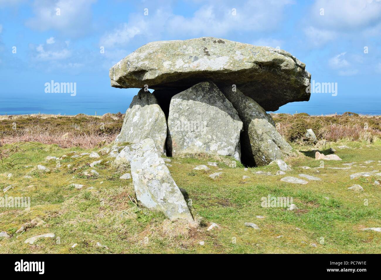 Chun Quoit, Ancient Burial Chamber near Pendeen, Cornwall UK Stock ...