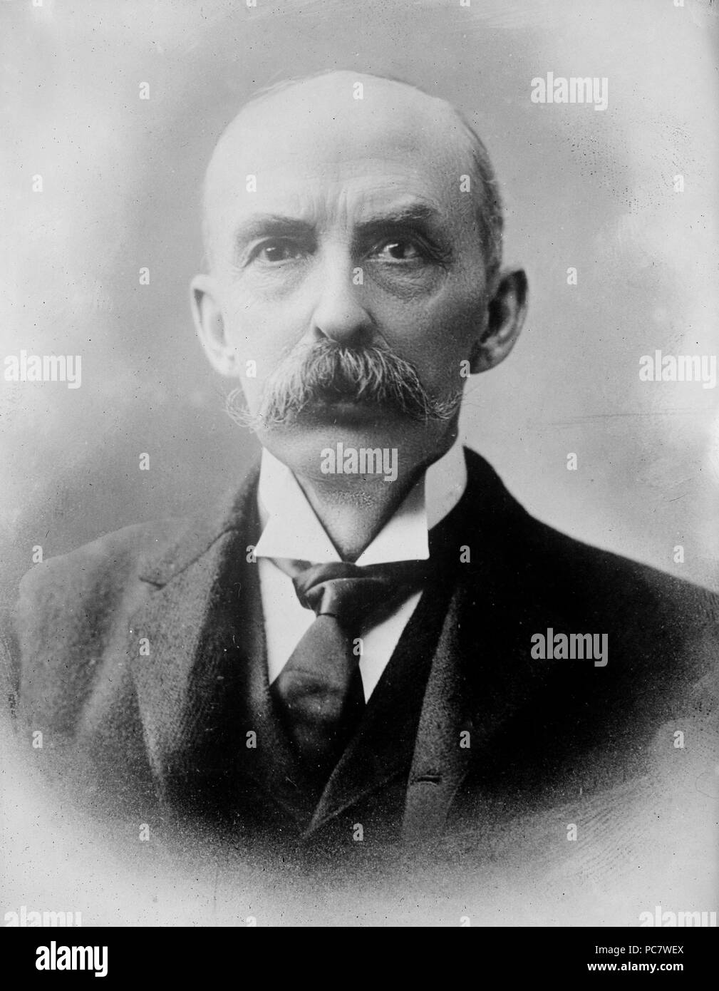 George kennan hi-res stock photography and images - Alamy