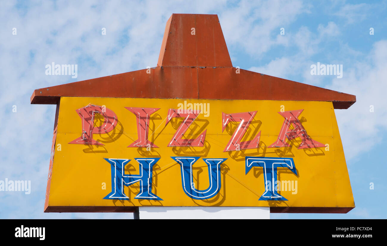 Pizza hut sign hi-res stock photography and images - Alamy