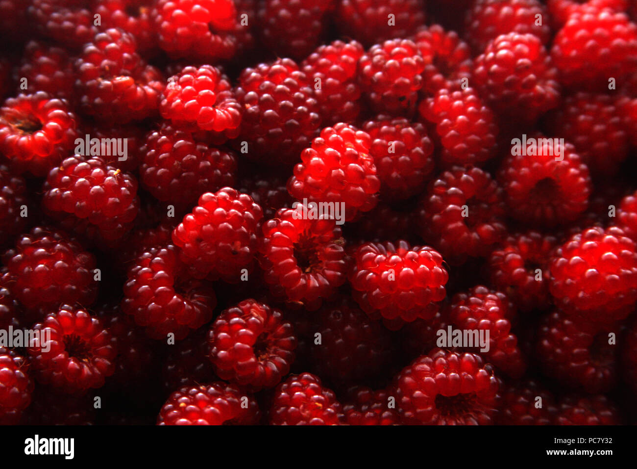 Wineberries hi-res stock photography and images - Alamy