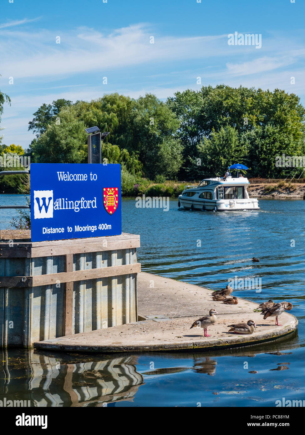 Welcome to wallingford sign hi-res stock photography and images - Alamy