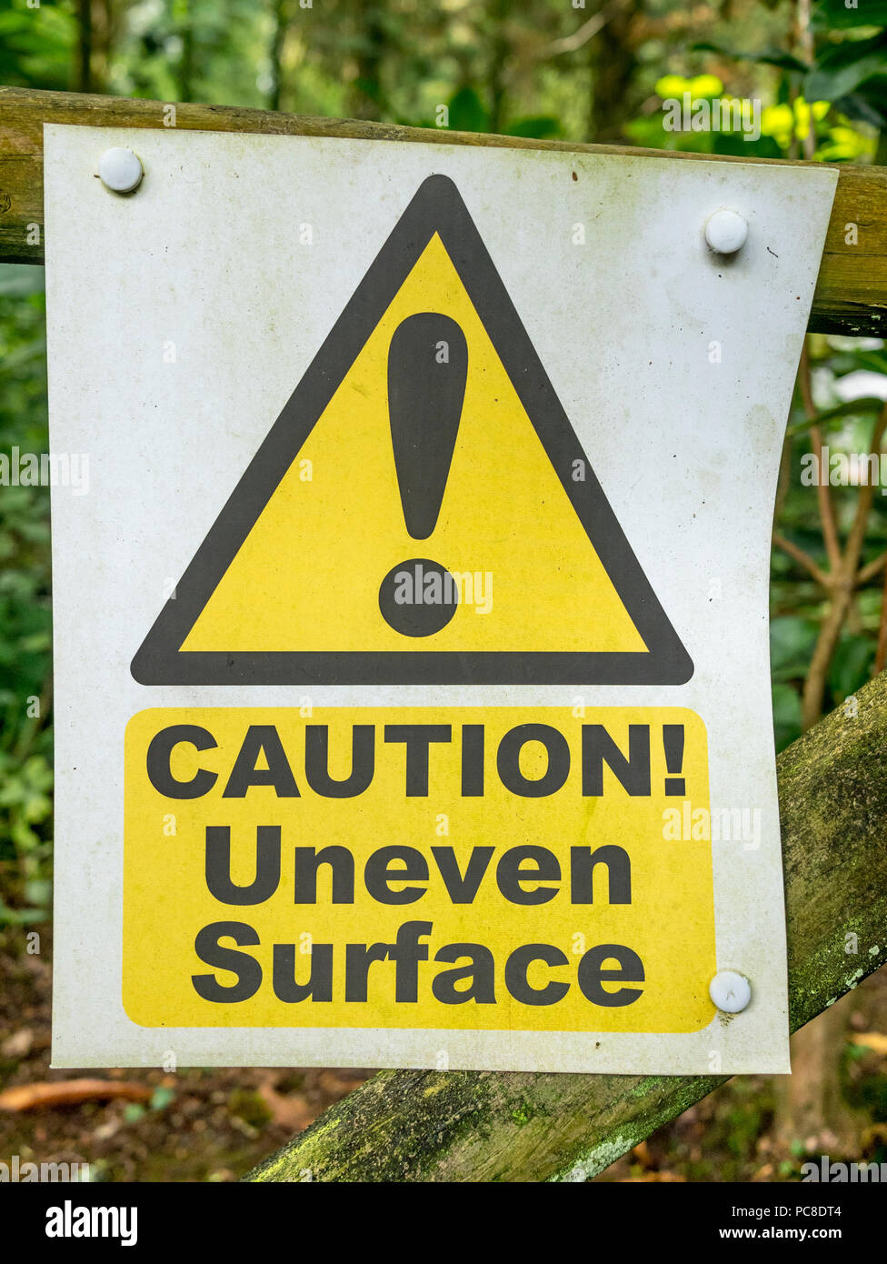 Uneven surface warning sign hi-res stock photography and images - Alamy