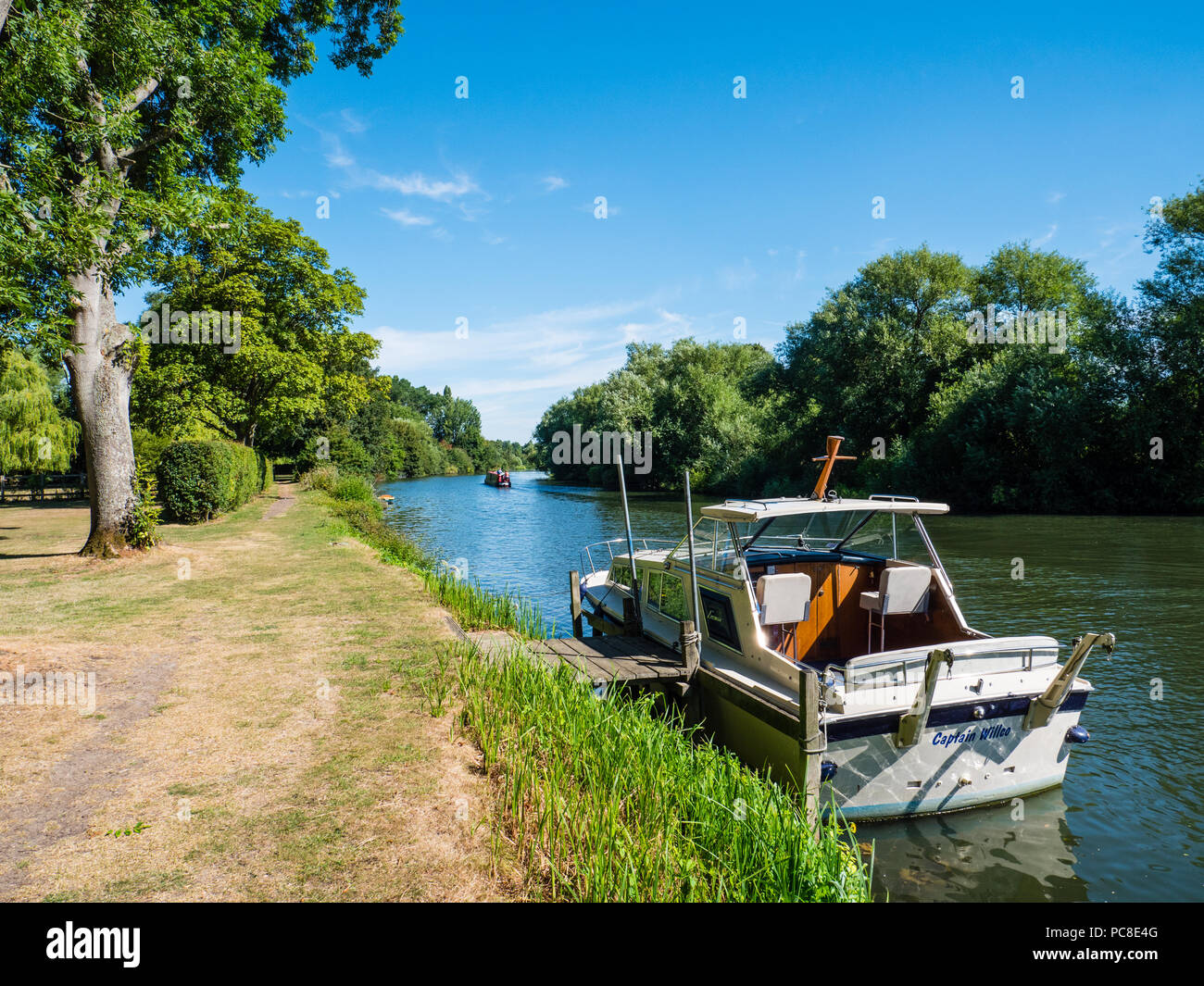 Boat on River Thames, Wallingford, Oxfordshire, England, UK, GB Stock ...