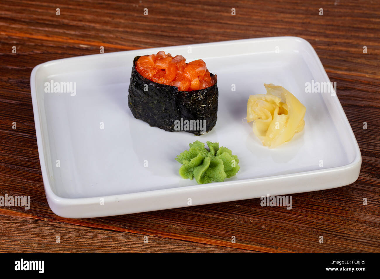 Japanese sushi gunkan with salmon Stock Photo - Alamy