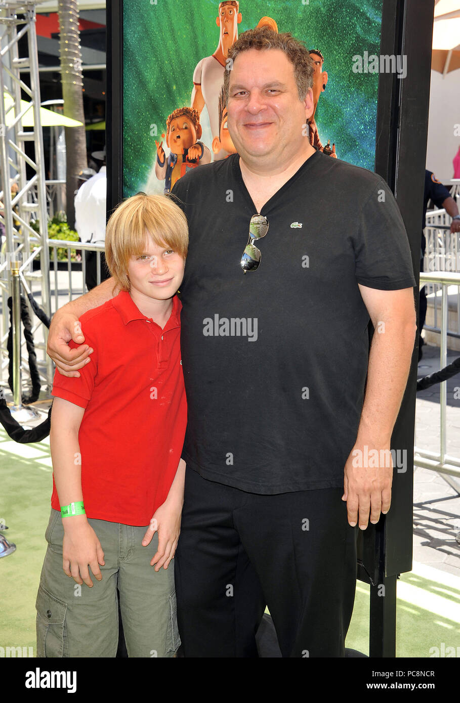 Jeff garlin and wife hi-res stock photography and images - Alamy