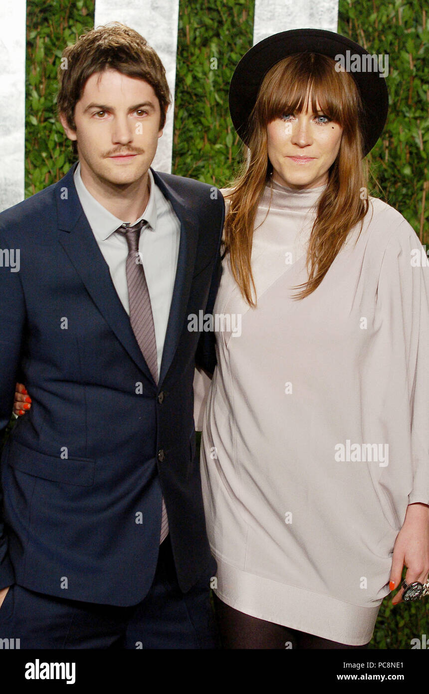 Jim Sturgess, Mickey O'Brien 051 arriving at the Vanity Fair Oscar ...