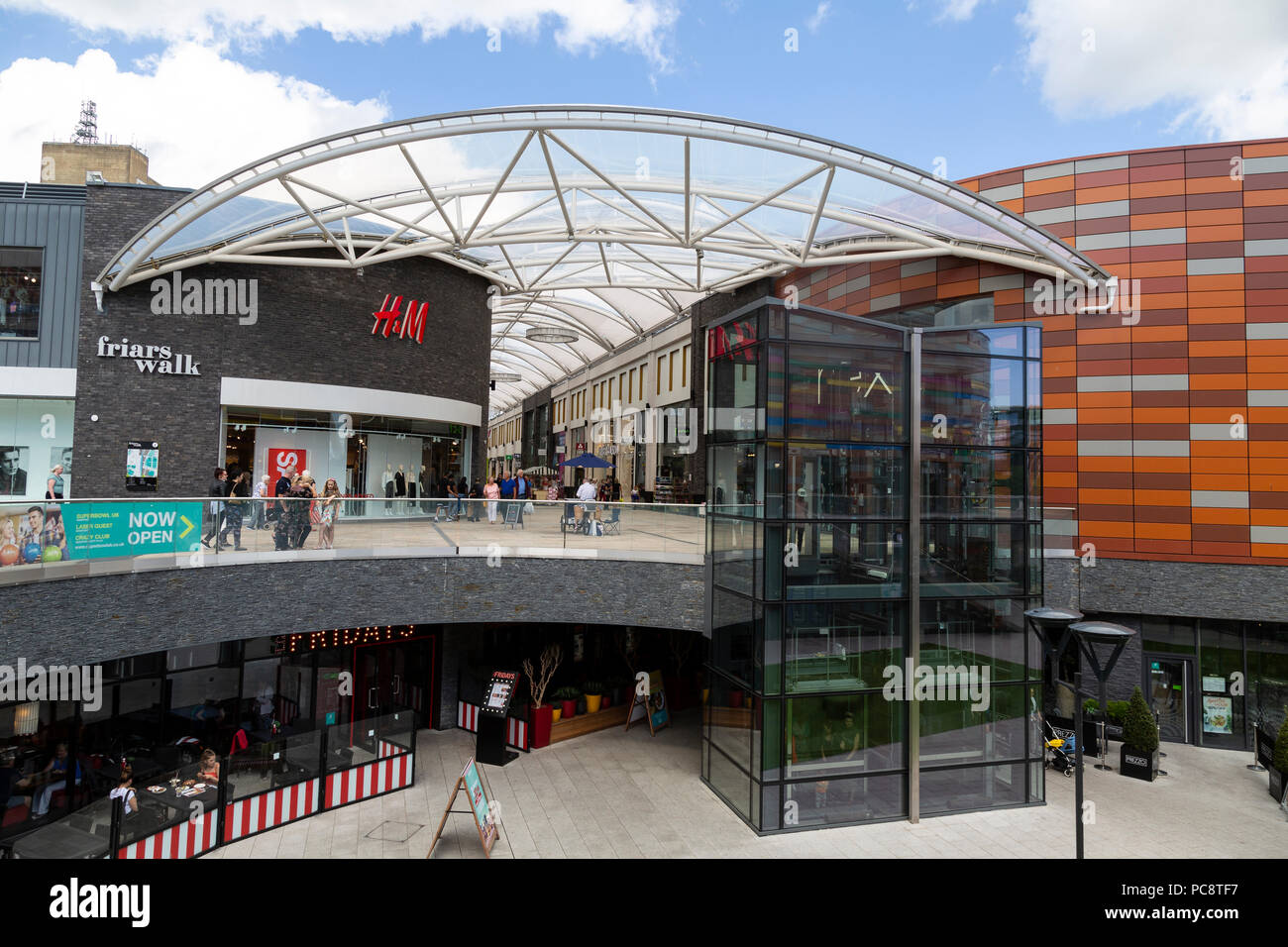 Newport centre shopping mall hi-res stock photography and images - Alamy