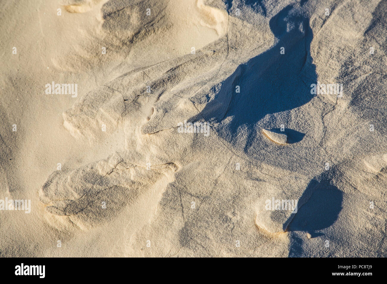 Abstract sand formations in white gypsum sand Stock Photo - Alamy