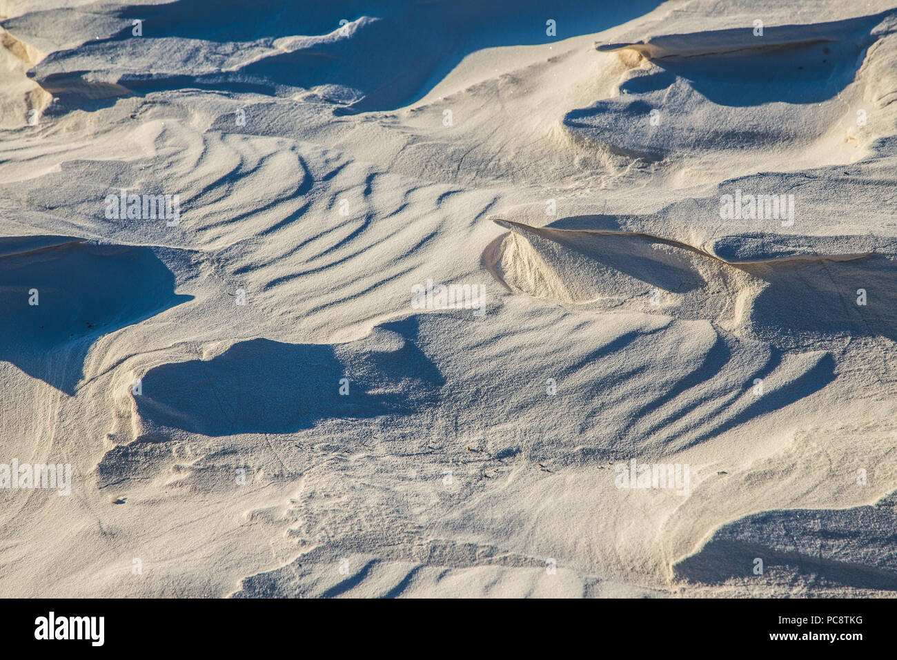 Abstract sand formations in white gypsum sand Stock Photo - Alamy
