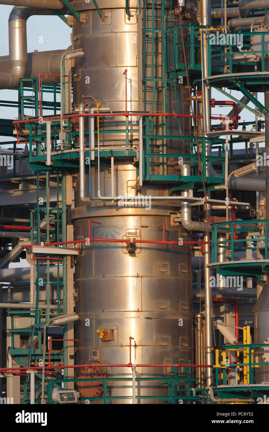 Oil refinery tubes hi-res stock photography and images - Alamy