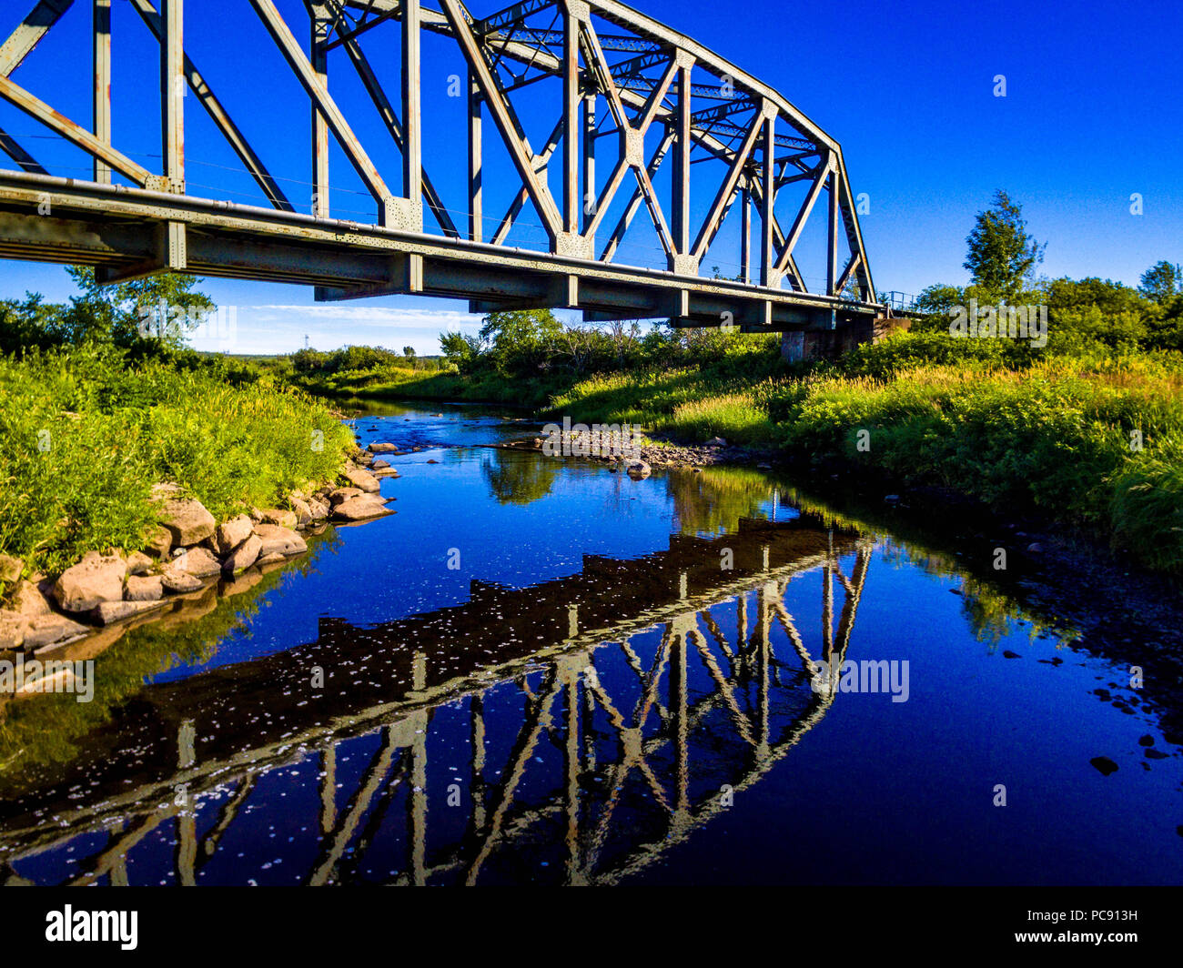 Bridge field hi-res stock photography and images - Alamy
