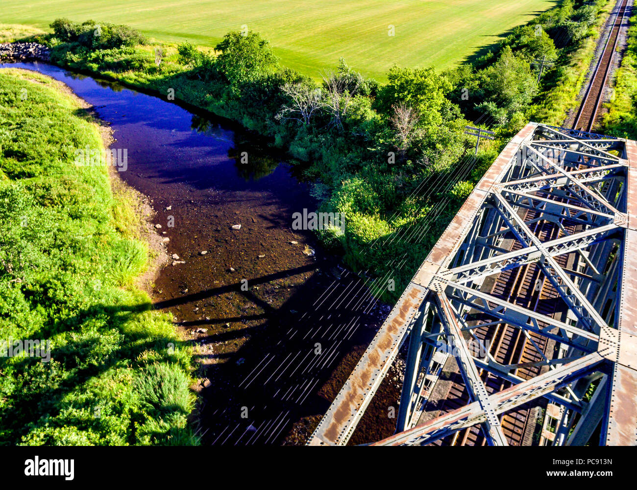 Bridge field hi-res stock photography and images - Alamy