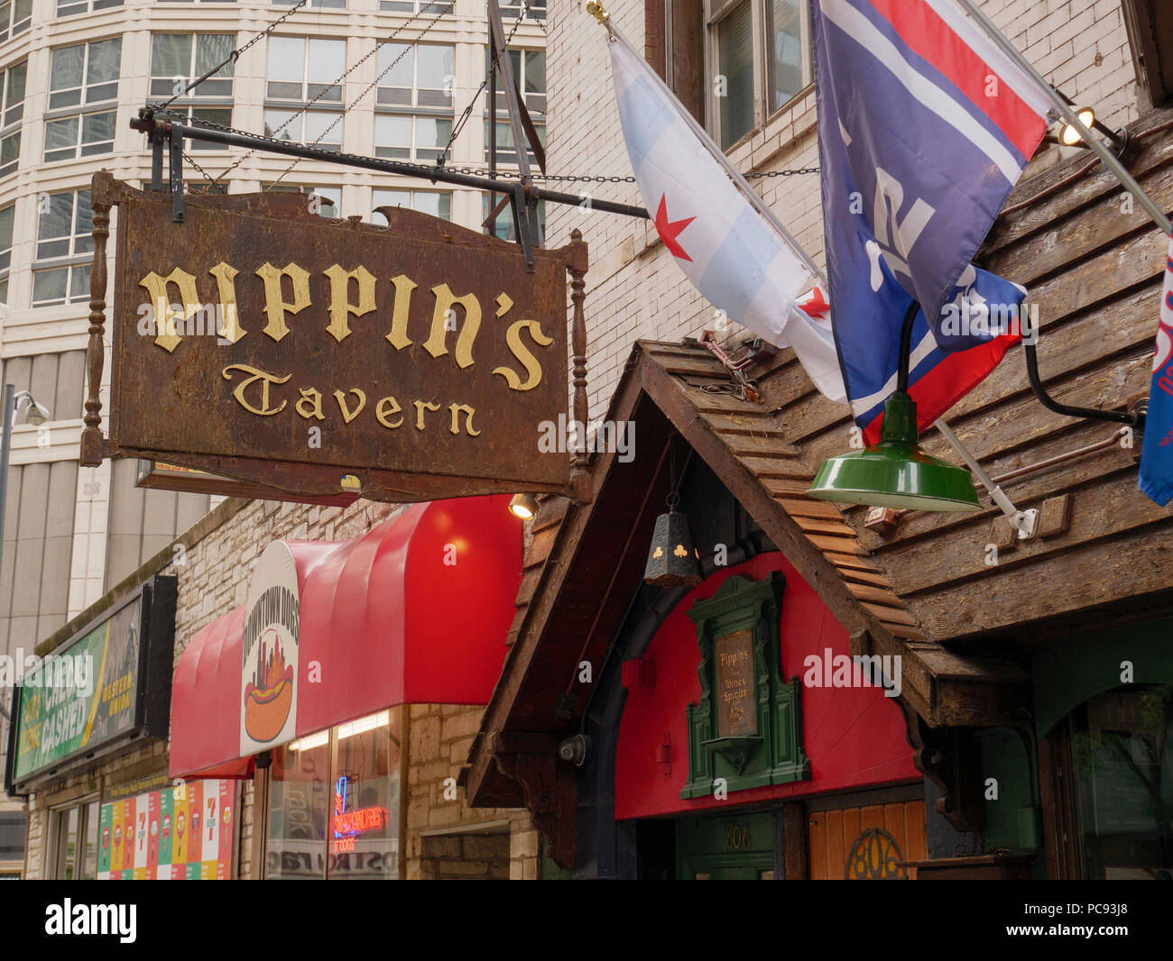 Illinois nightlife hi-res stock photography and images - Alamy