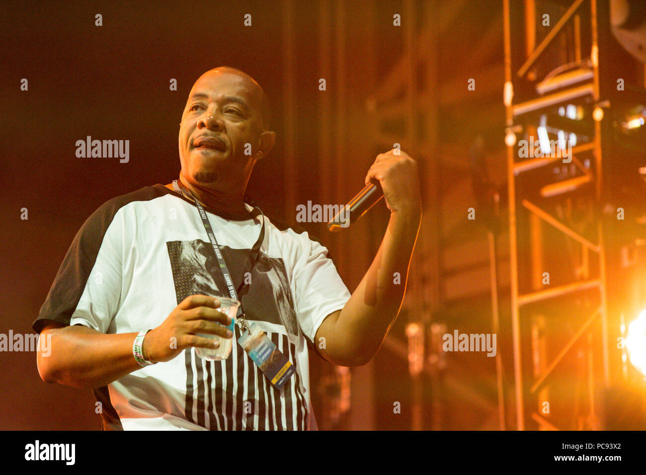 Wu tang clan rap group hi-res stock photography and images - Alamy
