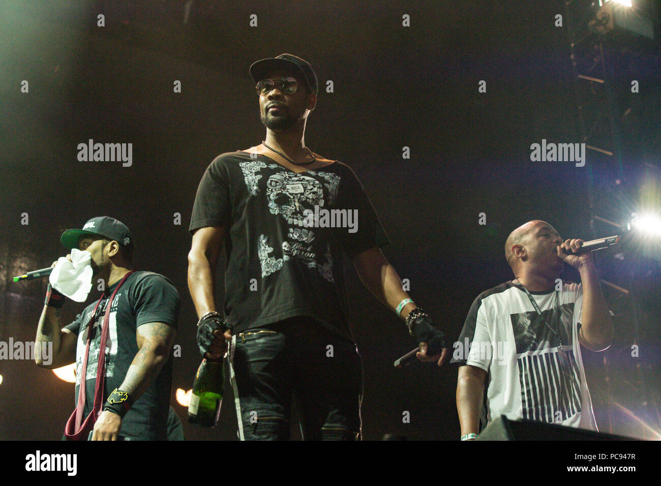 Wu tang clan rap group hi-res stock photography and images - Alamy
