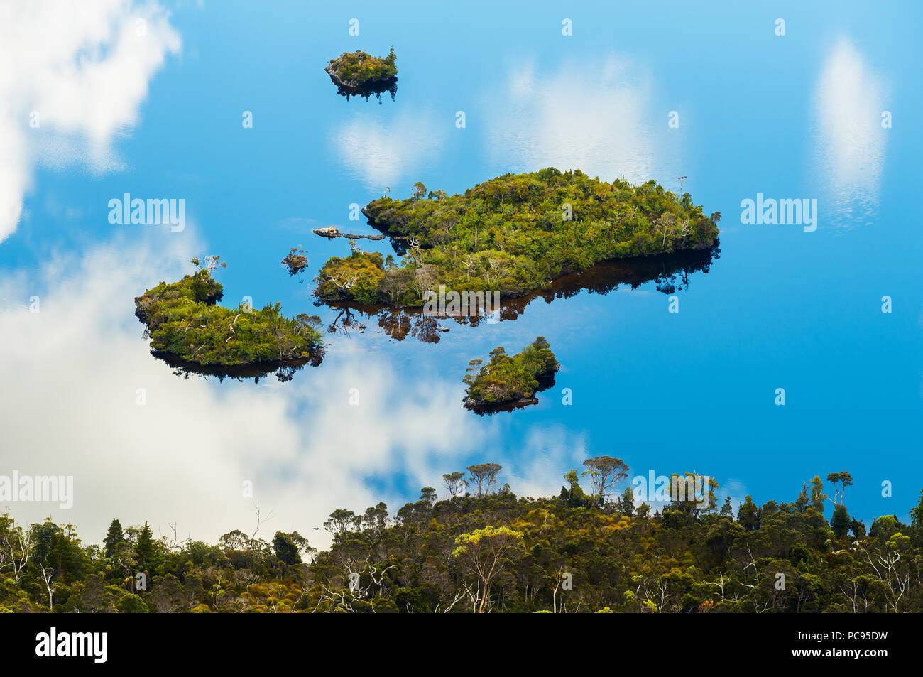 Avatar floating islands hi-res stock photography and images - Alamy
