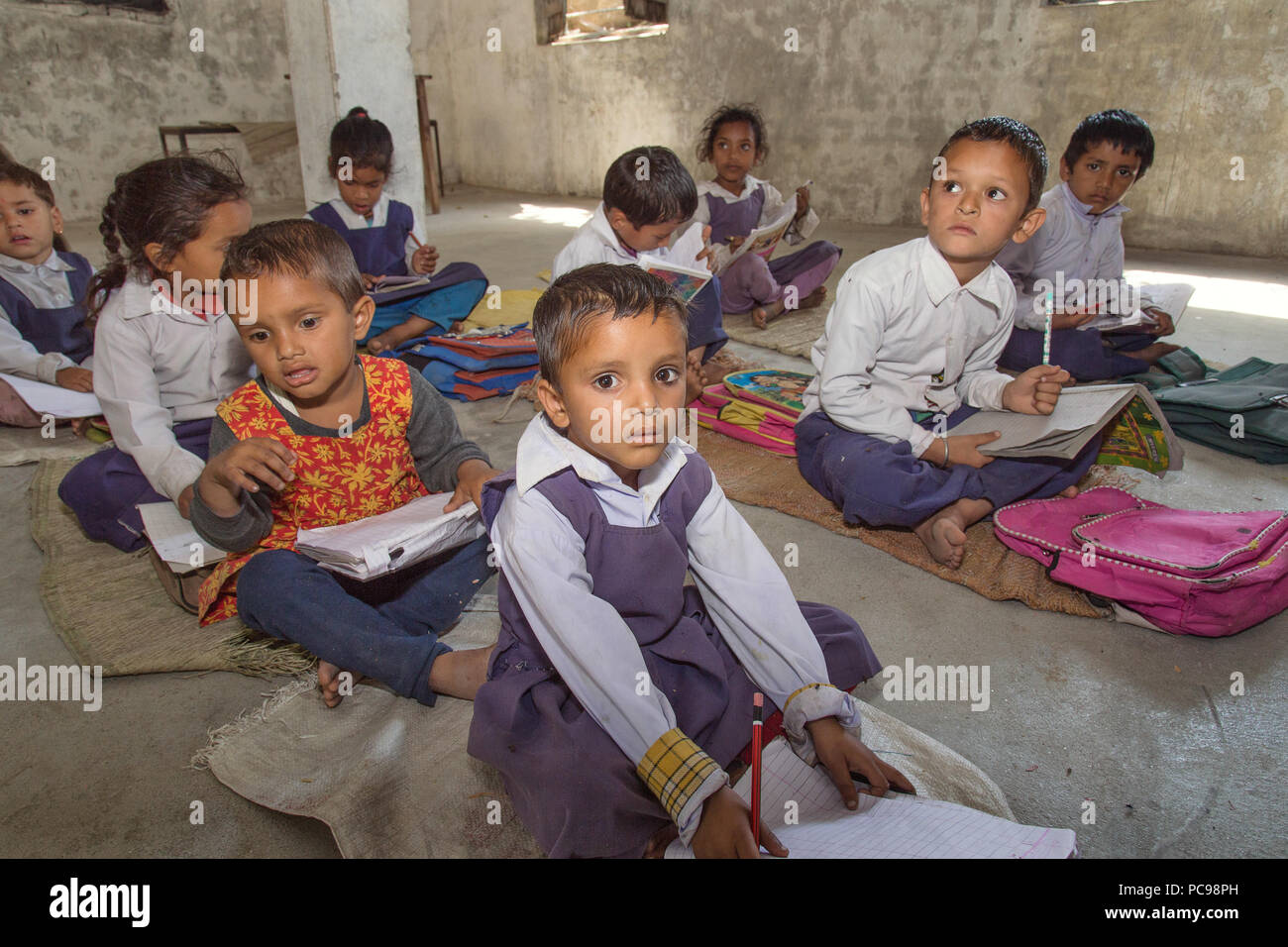 Indian teacher classroom kids student hi-res stock photography and ...