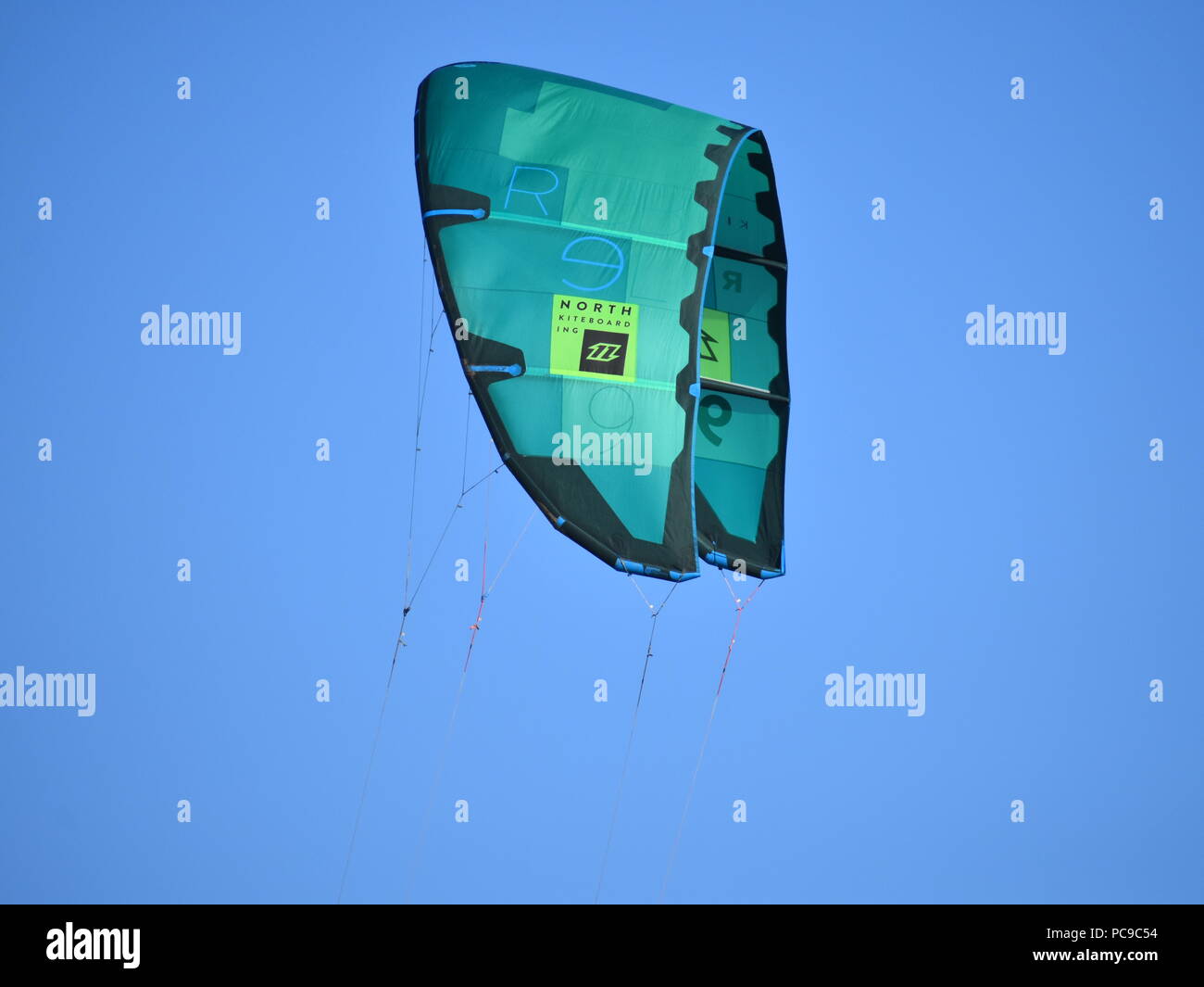 Eye catching kites hi-res stock photography and images - Alamy