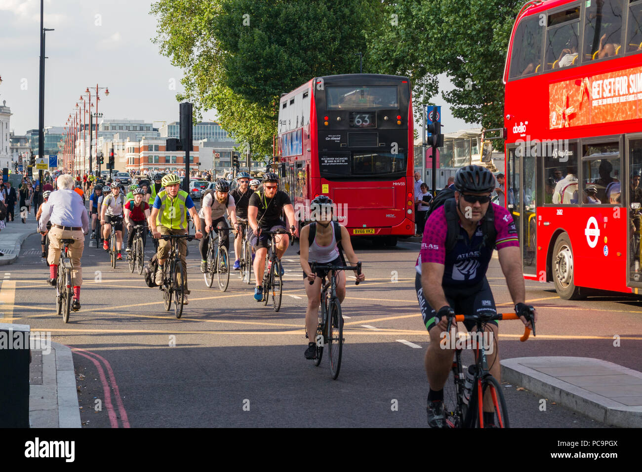 Cycle superhighway hi-res stock photography and images - Alamy