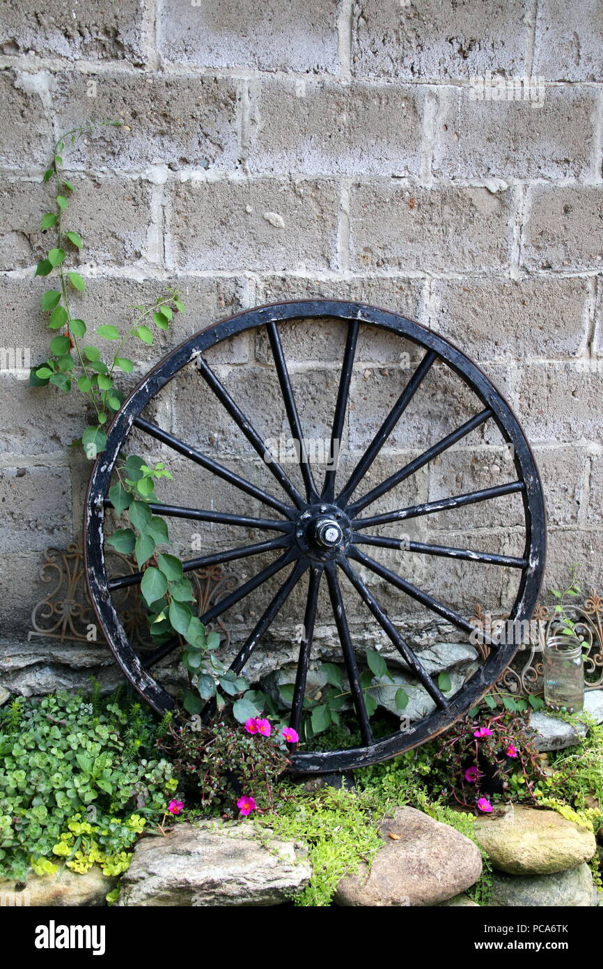 Te wheel fell off the carriage Stock Photo - Alamy