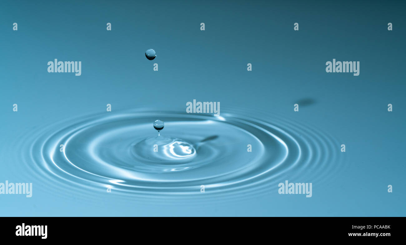 Water drop splash hi-res stock photography and images - Alamy