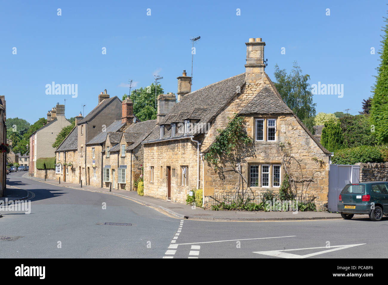 Chipping village hi-res stock photography and images - Alamy