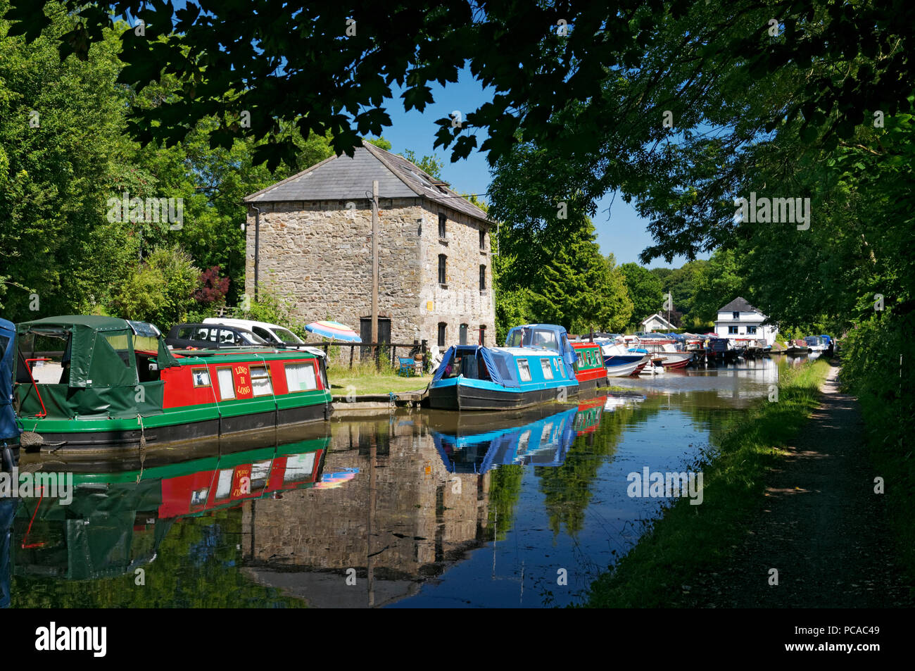 Govilon hi-res stock photography and images - Alamy