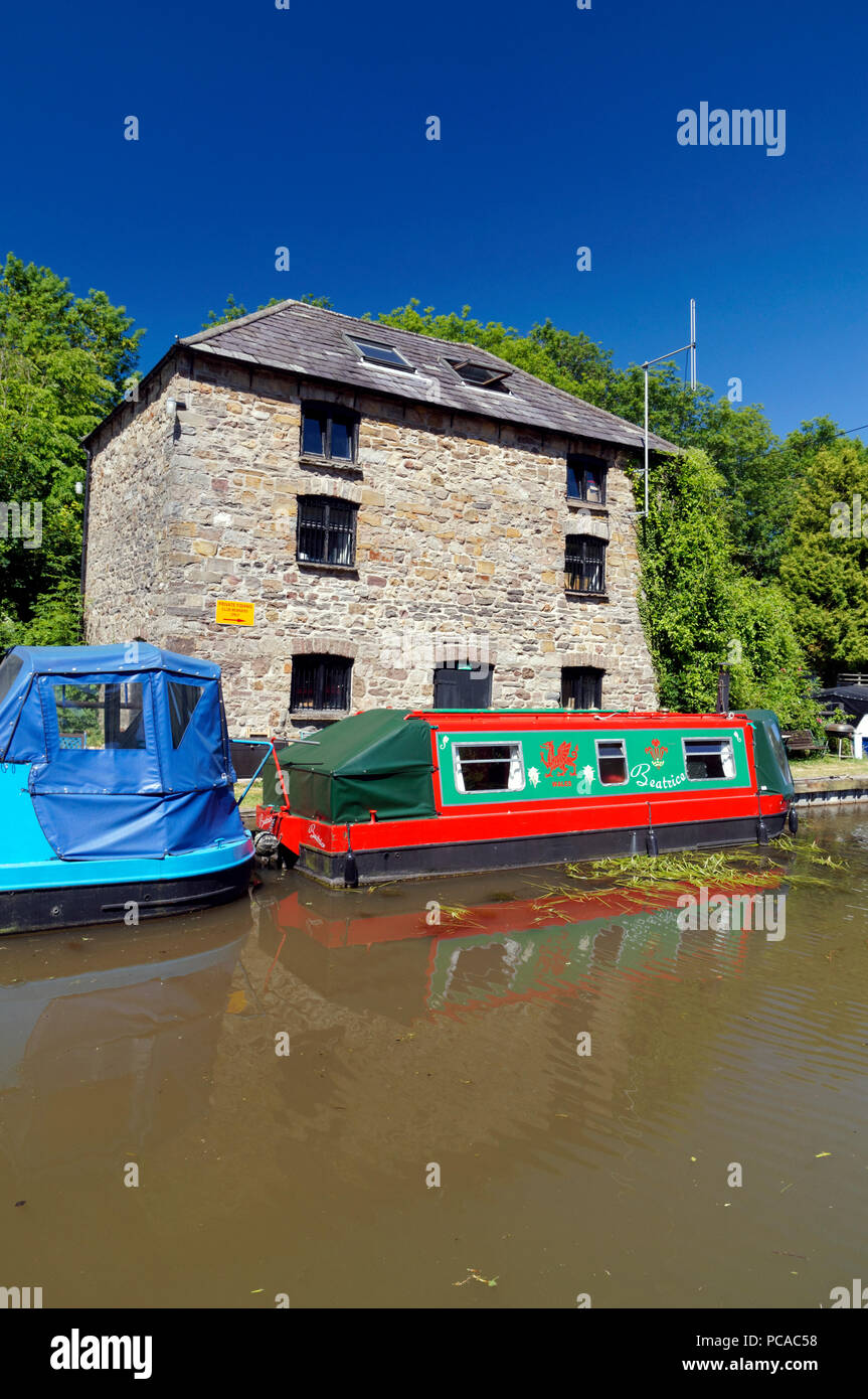 Govilon hi-res stock photography and images - Alamy