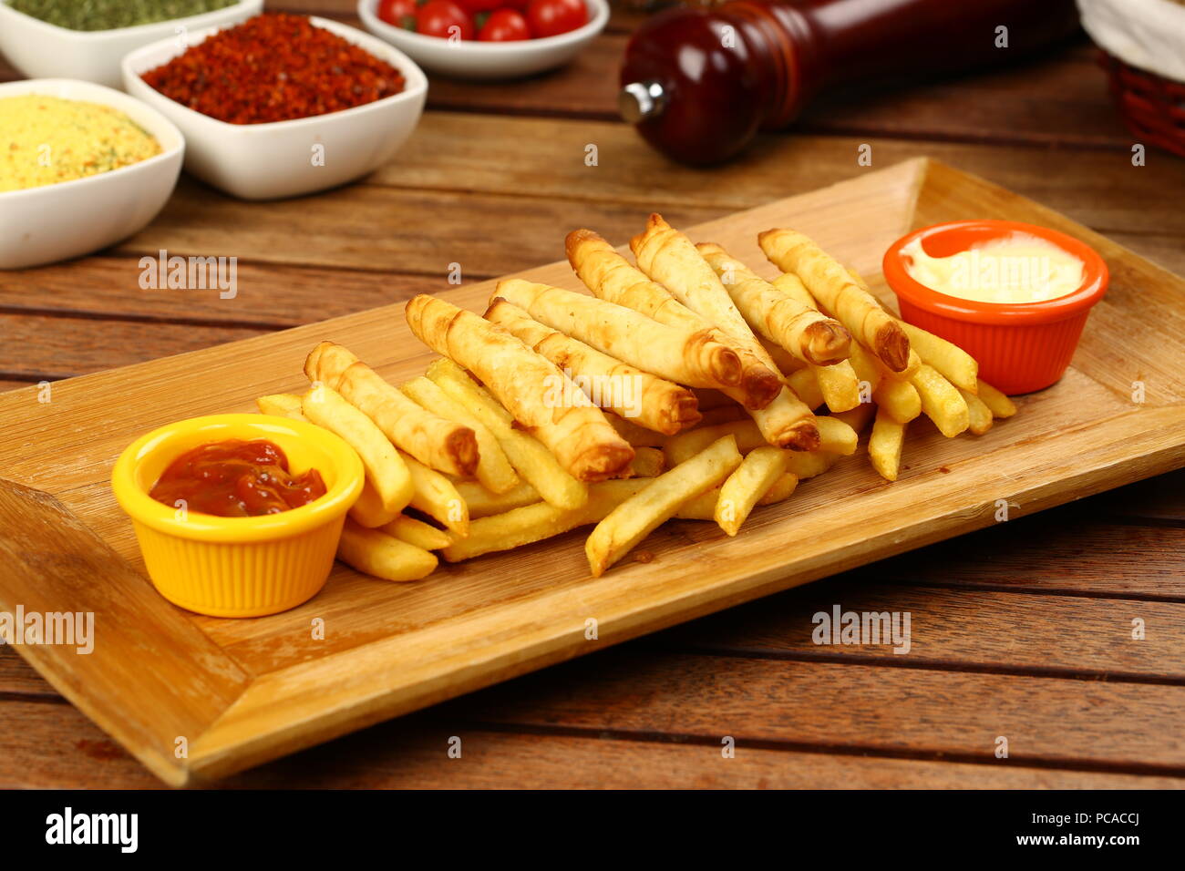 Deep Fried Turkish Cigar Shaped Rolls - Sigara Boregi Stock Photo - Alamy