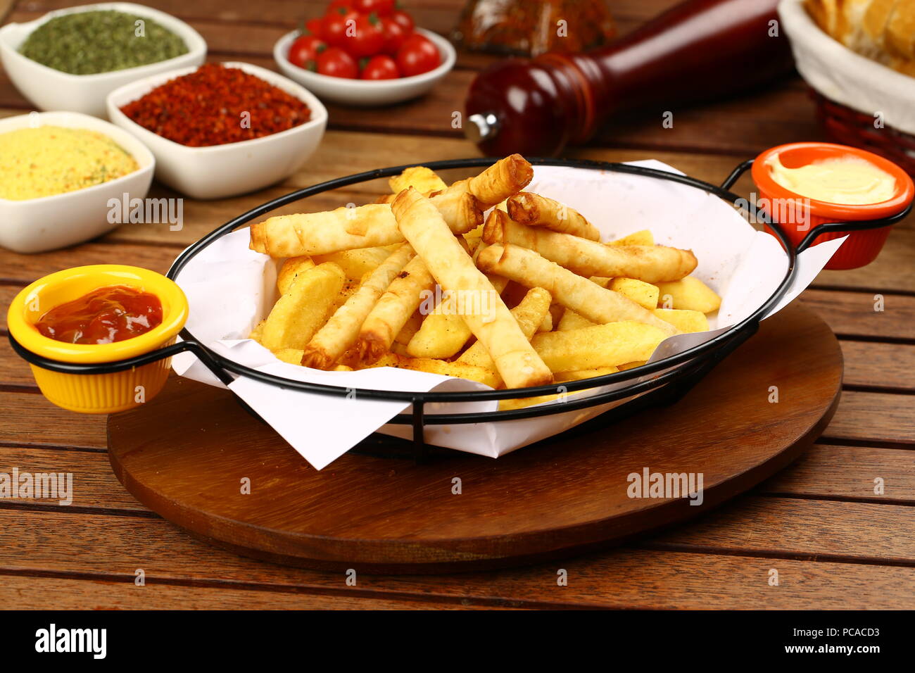 Deep Fried Turkish Cigar Shaped Rolls - Sigara Boregi Stock Photo - Alamy