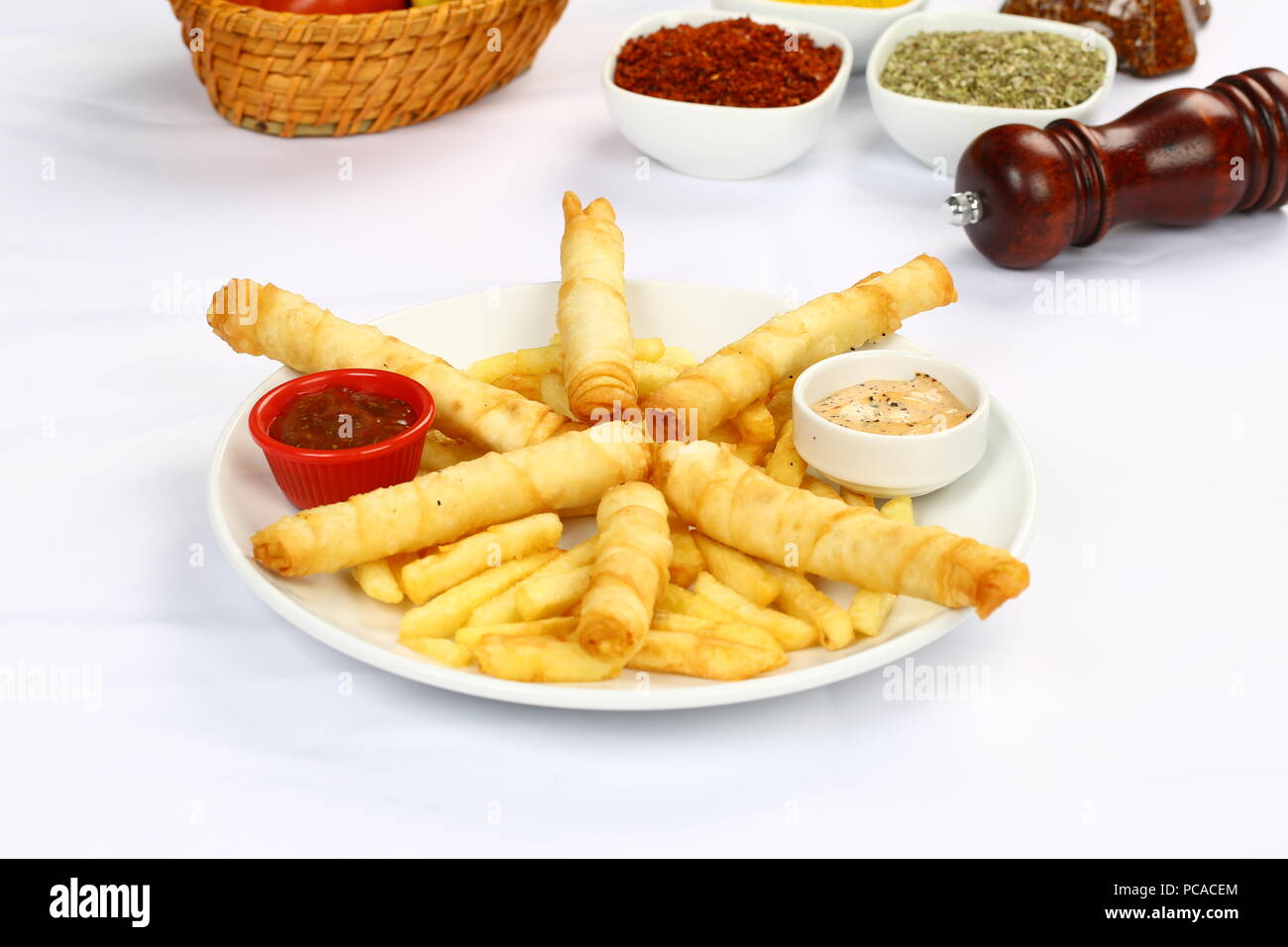 Deep Fried Turkish Cigar Shaped Rolls - Sigara Boregi Stock Photo - Alamy