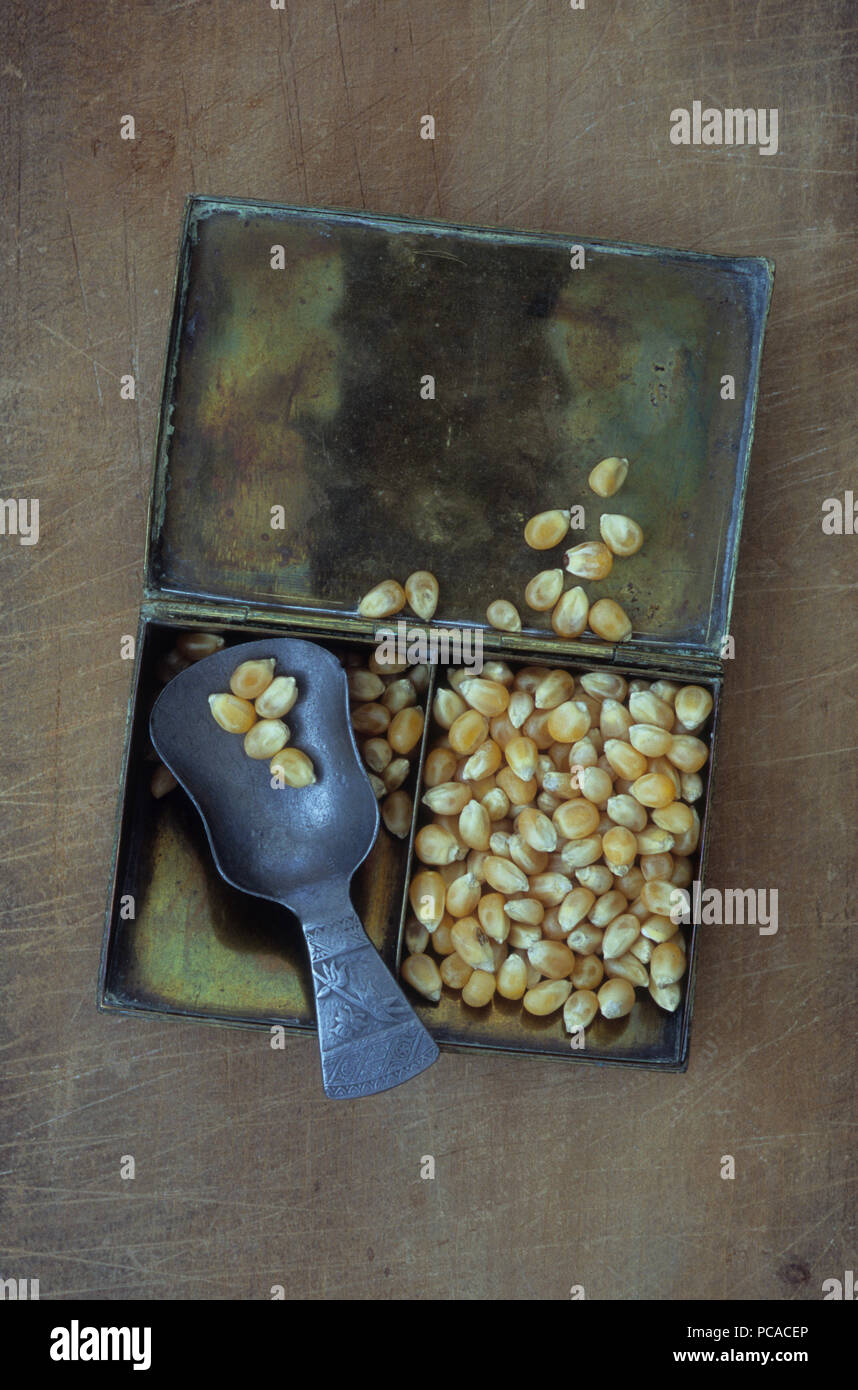 Popcorn popping box hi-res stock photography and images - Alamy
