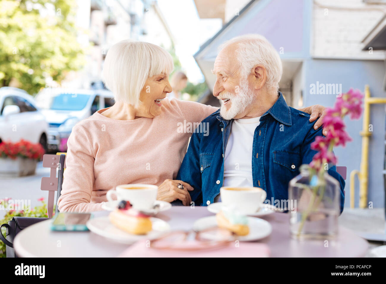 Talking jokes hi-res stock photography and images - Alamy