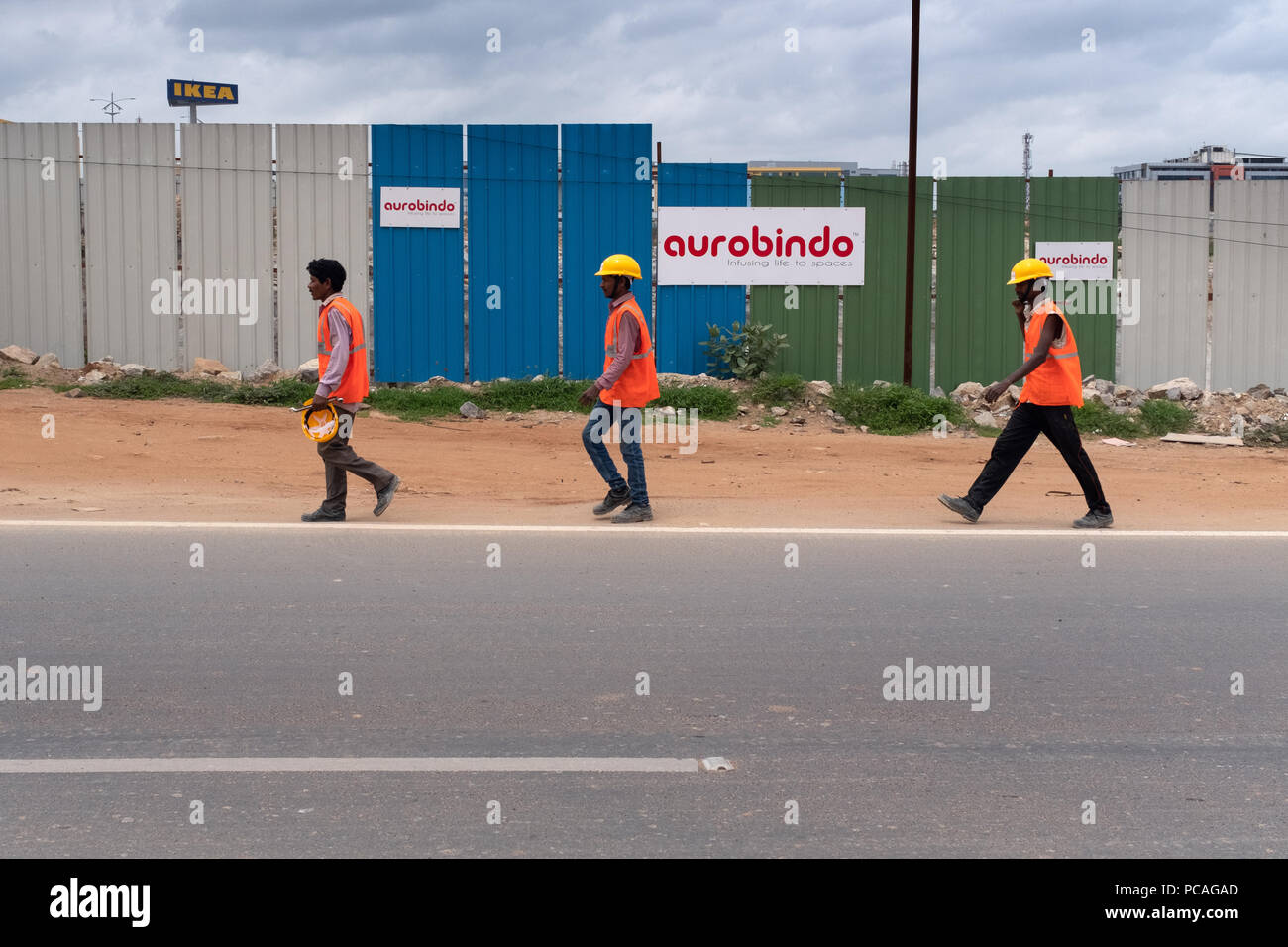 Indian construction workers hi-res stock photography and images - Alamy