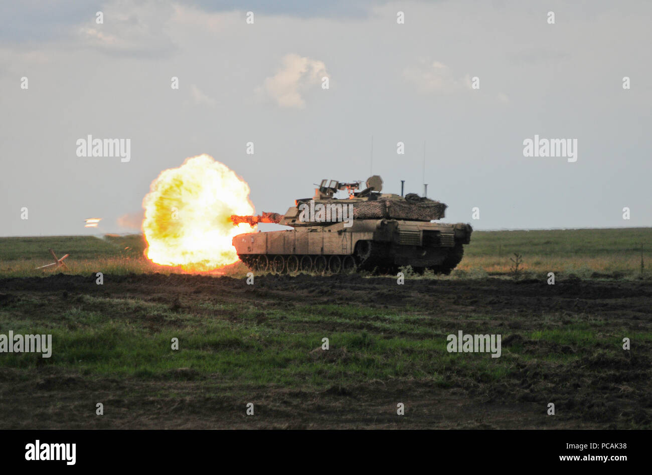 U.S. Soldiers assigned to Charlie Company, 2nd Battalion, 5th Cavalry ...