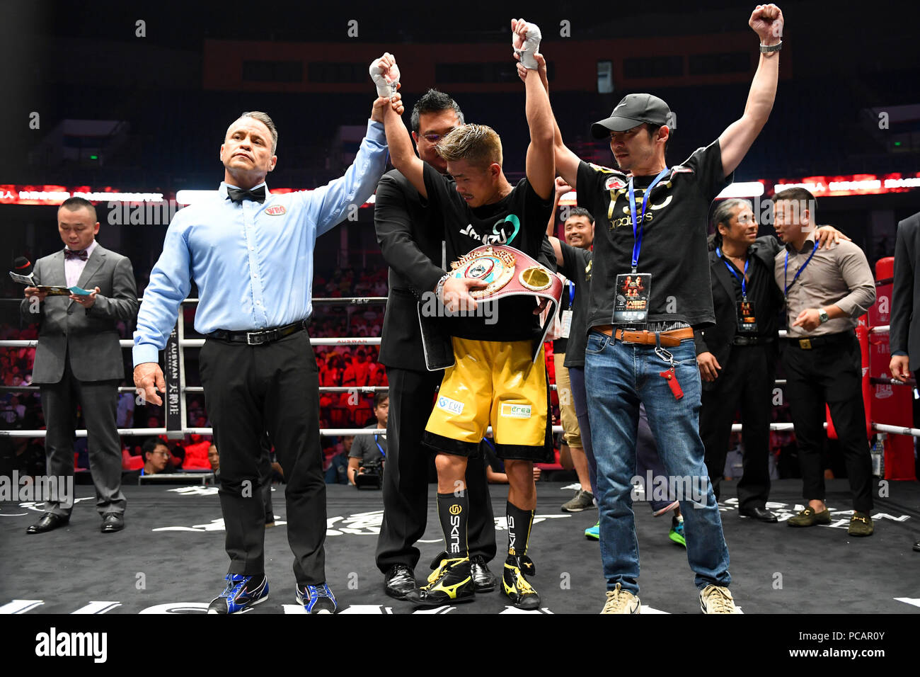 Qingdao, China. 31st July, 2018. Japanese boxer Sho Kimura Sho defeats ...