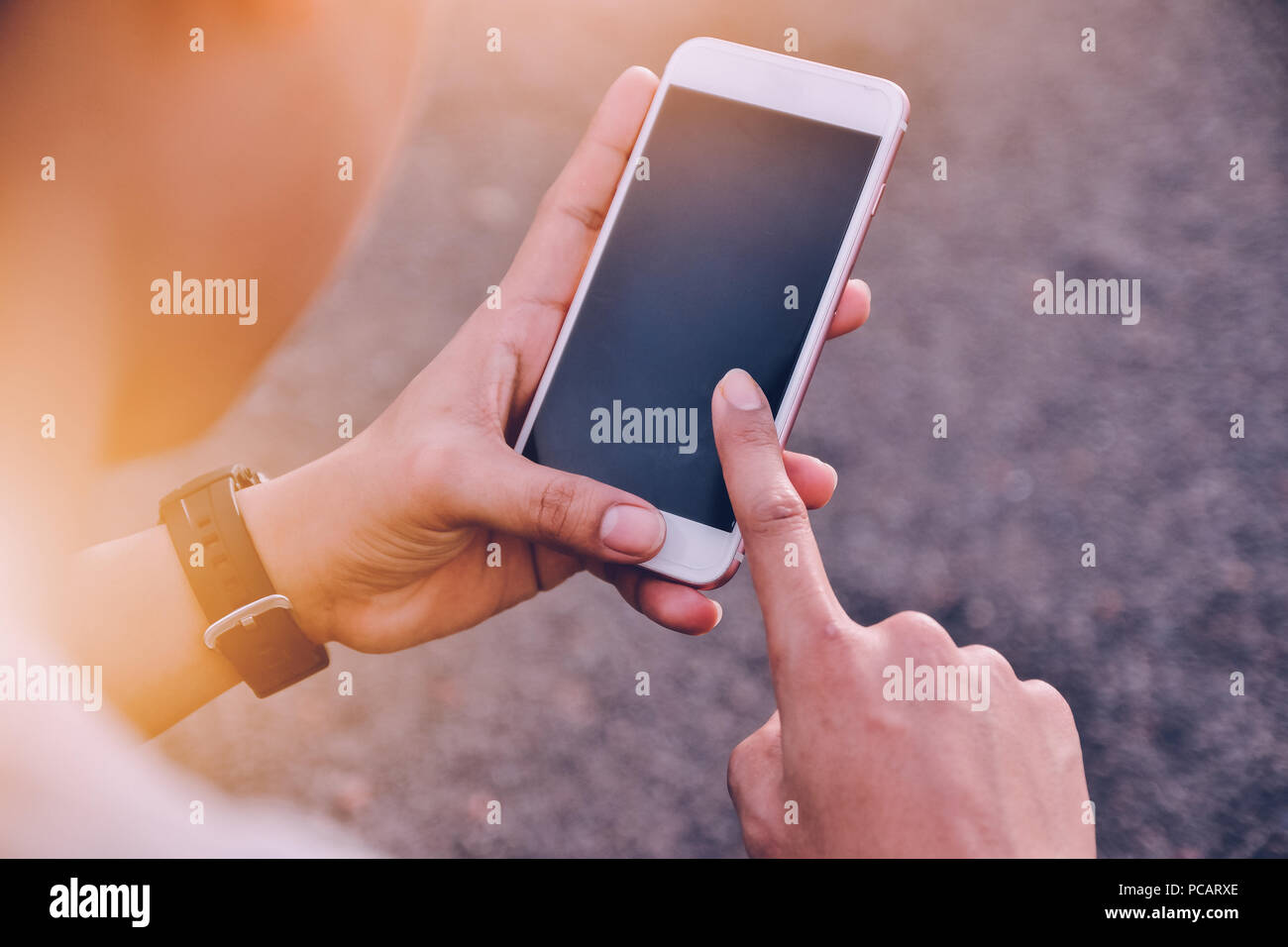 People are using a mobile phone to buy a product. And contact friends ...