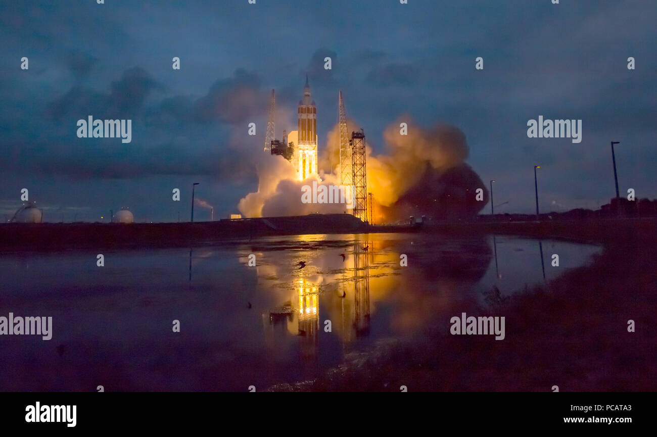 Delta 4 Nasa Photos Of Of Night Launches