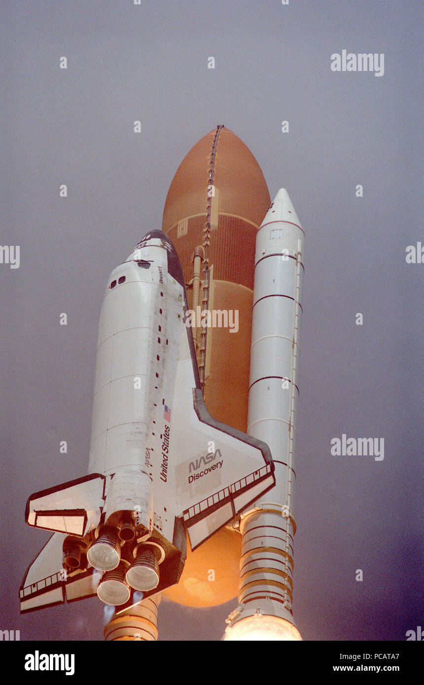 Sts 85 launch hi-res stock photography and images - Alamy