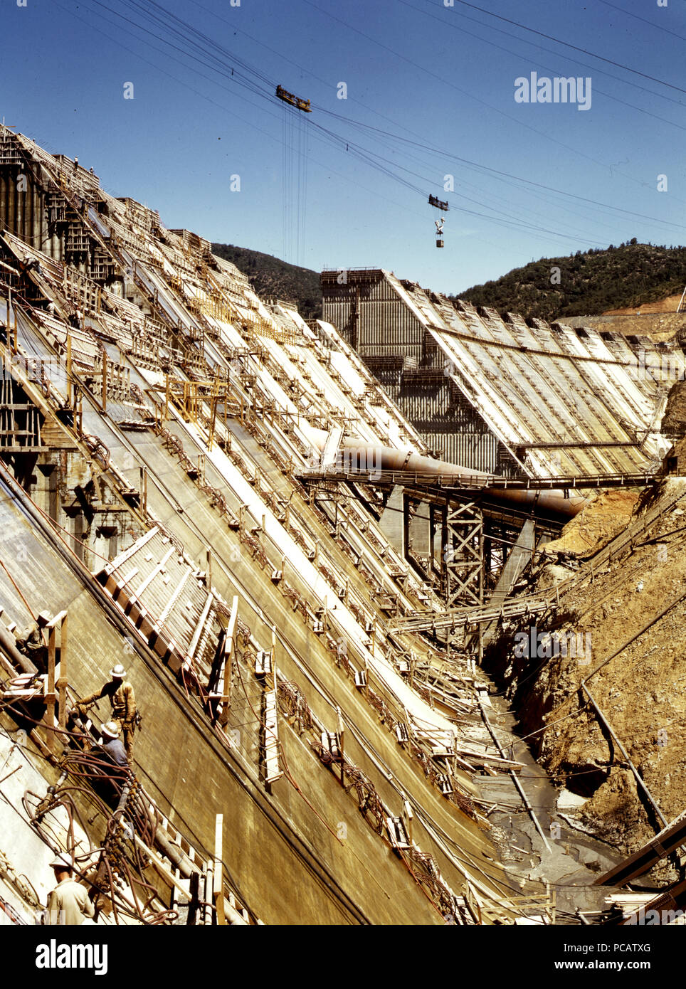 Shasta dam hi-res stock photography and images - Alamy
