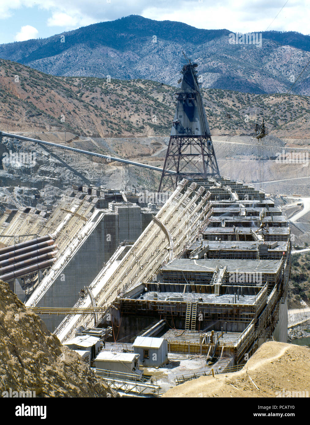 Shasta dam under construction, California June 1942 Stock Photo - Alamy
