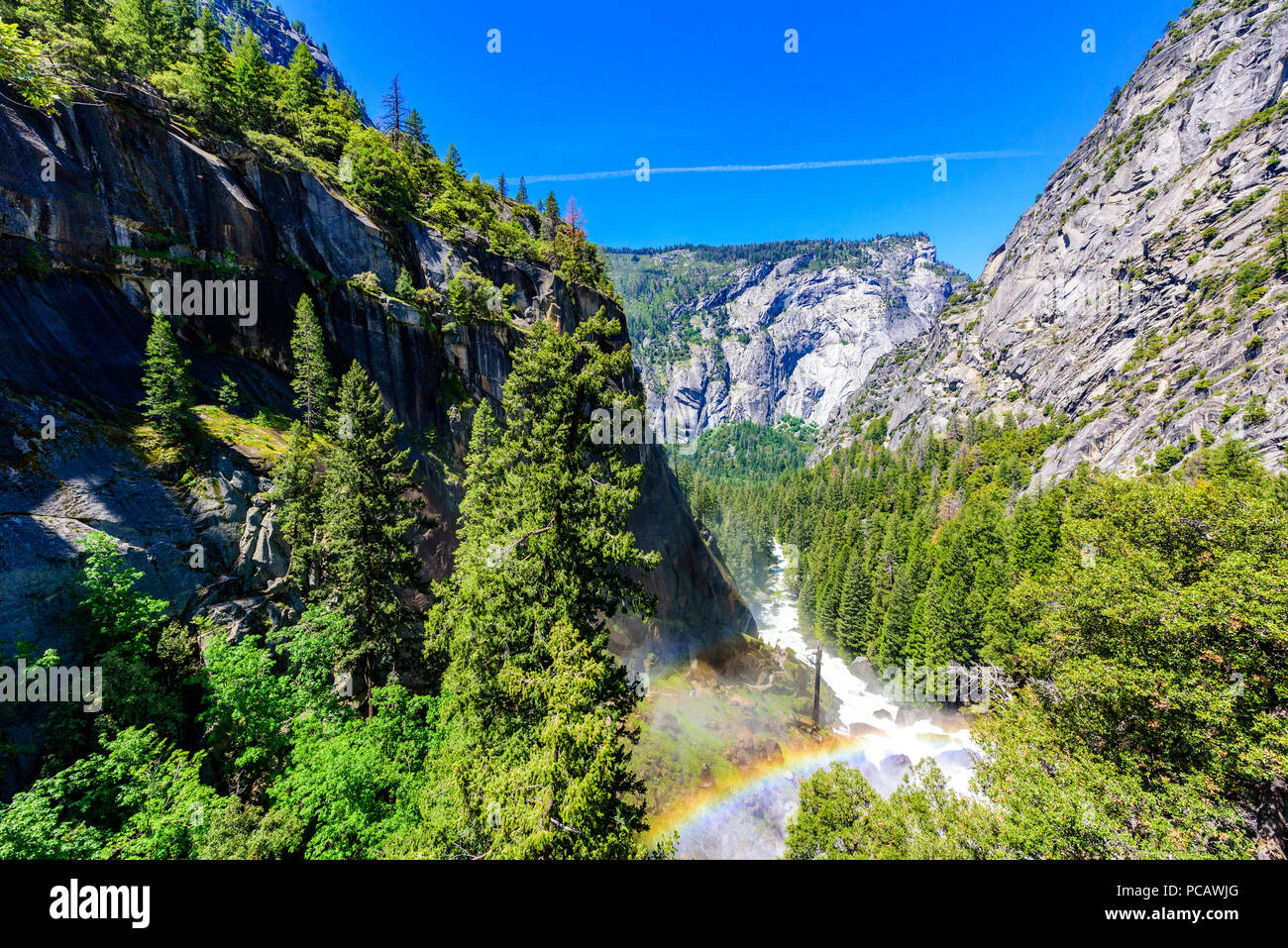 Vernal falls merced river rapids hi-res stock photography and images ...