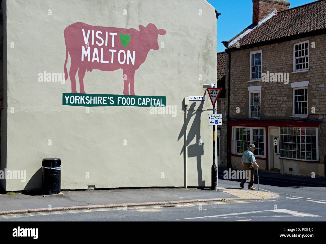 Malton town sign hi-res stock photography and images - Alamy