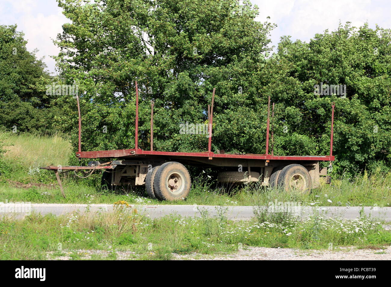 Logging trailer hi-res stock photography and images - Alamy