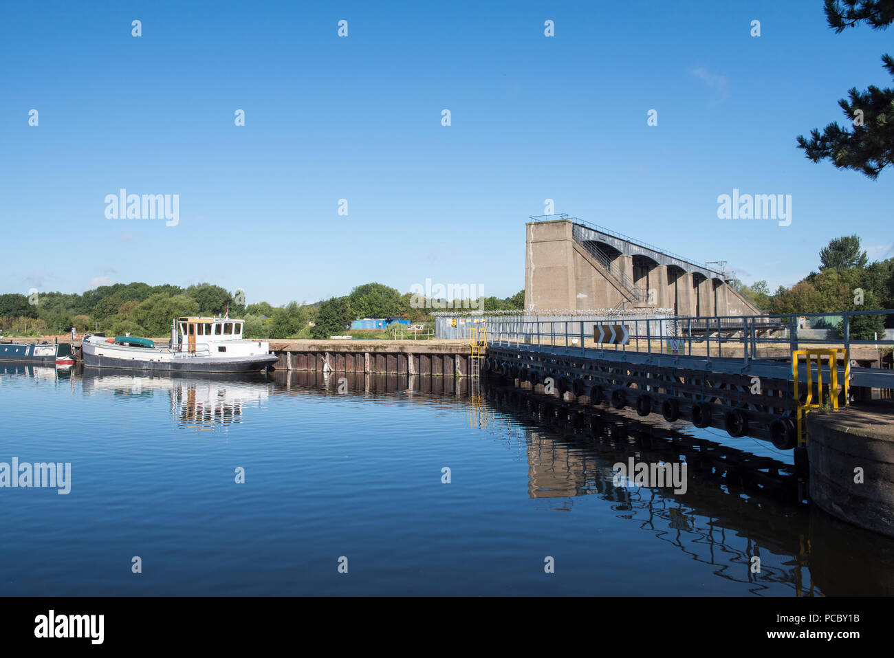 Colwick Sluice Gates on the River Trent in Nottingham, Nottinghamshire ...