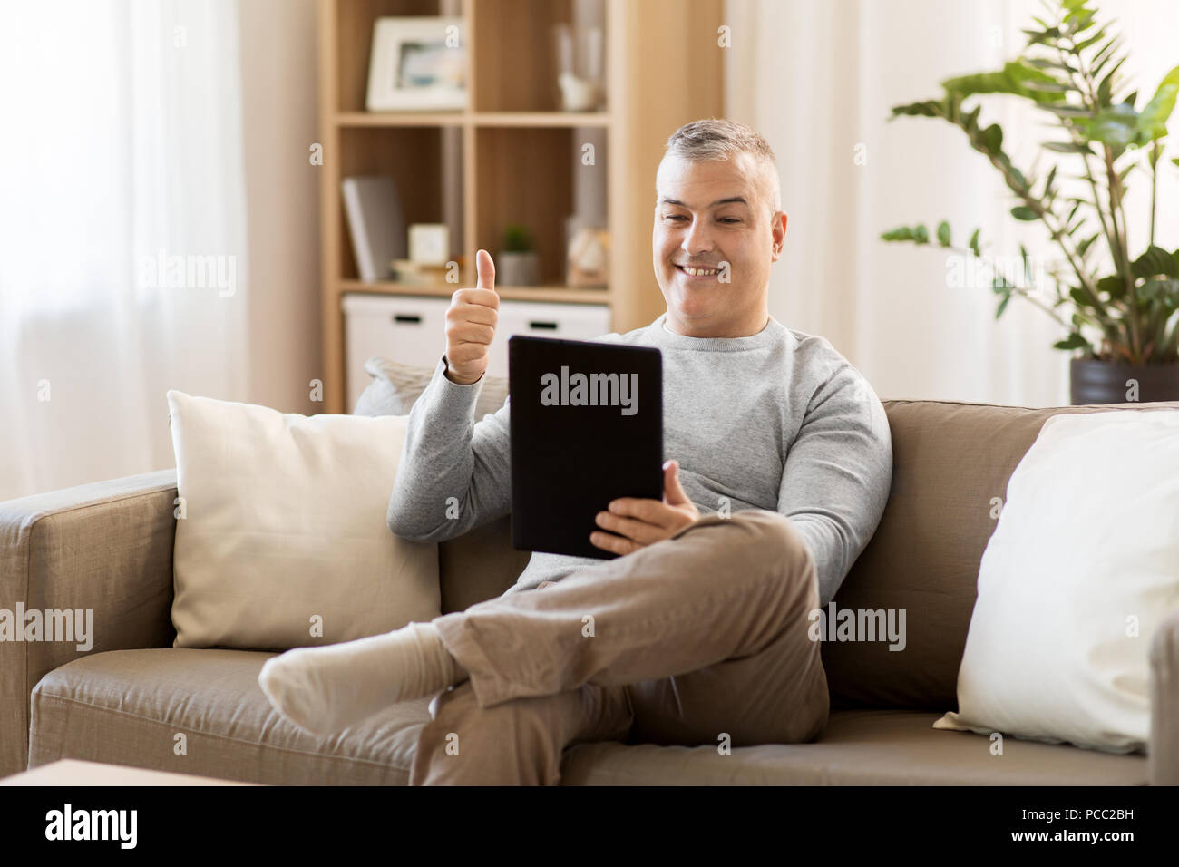 Video chat on tablet middle hi-res stock photography and images - Alamy