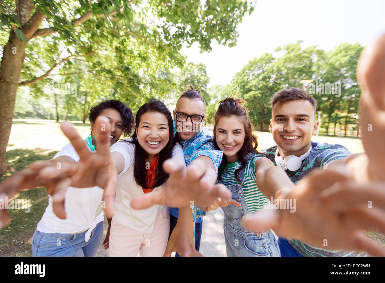 Group selfie wide hi-res stock photography and images - Alamy